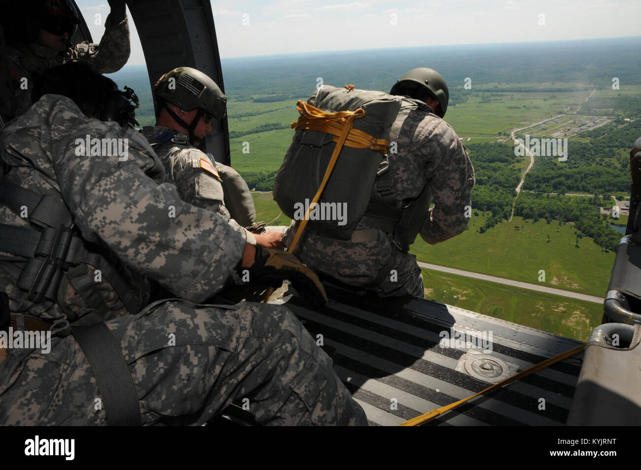 133rd mobile public affairs detachment hi-res stock photography and ...