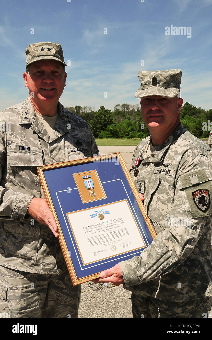Kentucky Army National Guard Lt. Col. Michael W. Stephens assumes ...