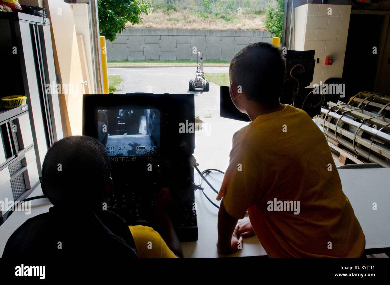 Explosive ordinance disposal robot hi-res stock photography and images ...