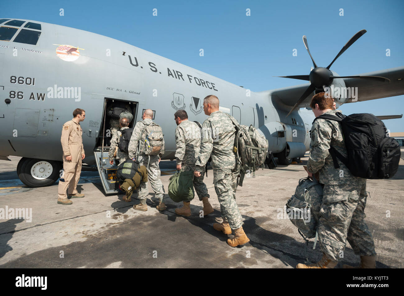 A group of service members, including Soldiers from the U.S. Army Corps ...