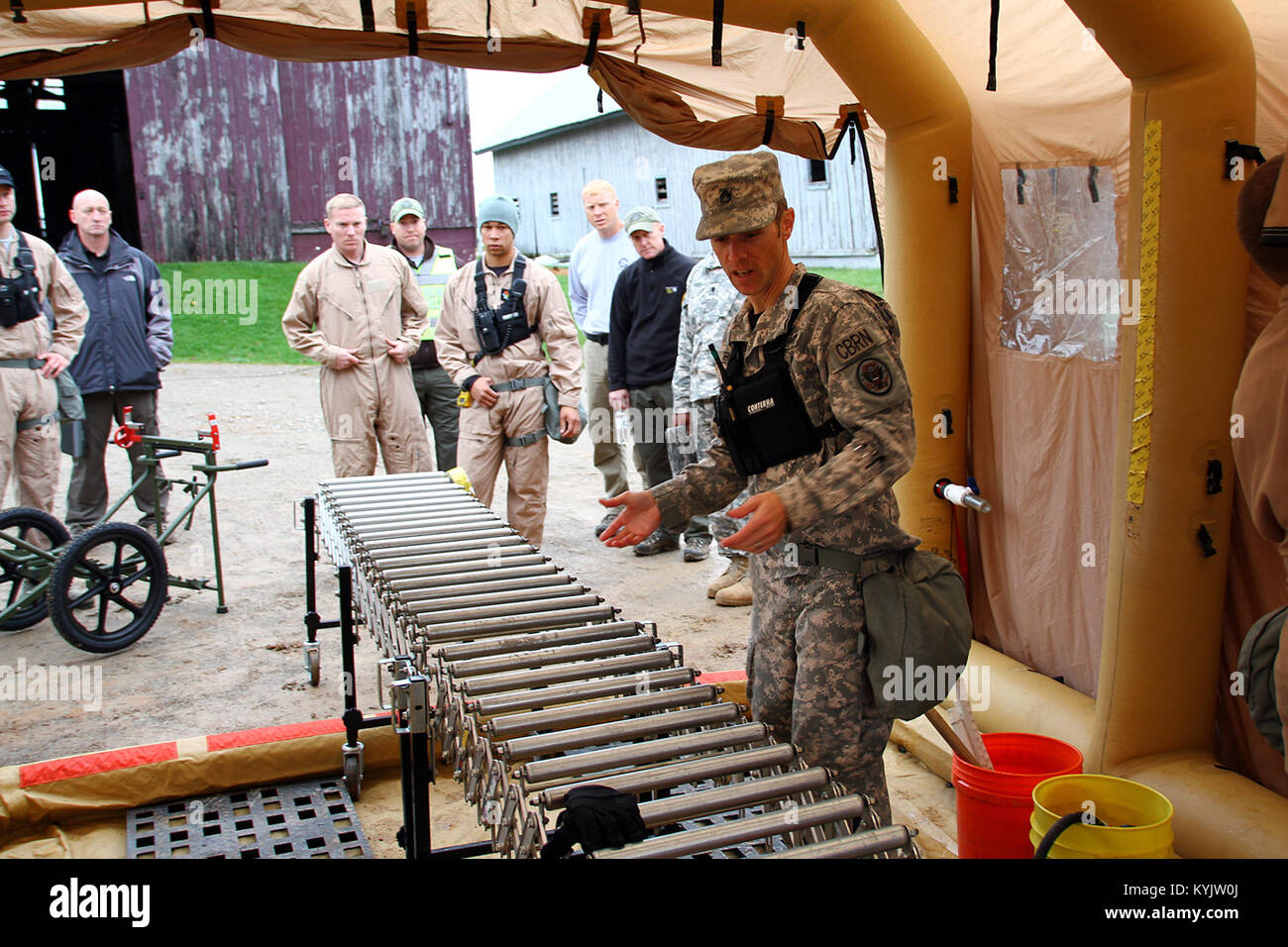 Members of the Ohio National Guard's 52nd Civil Support Team ...
