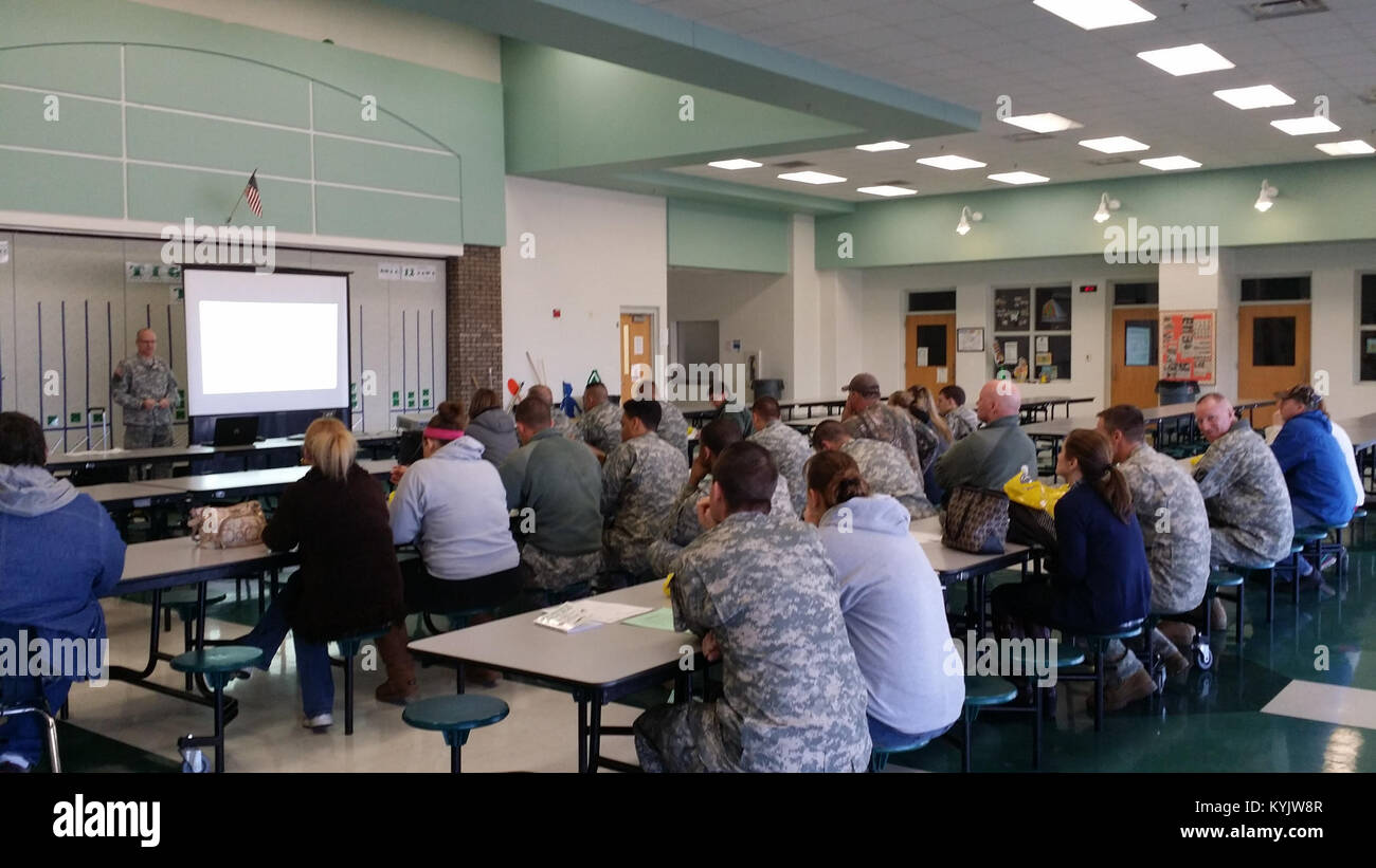 US Army National Guard military training and education. Practicing ...