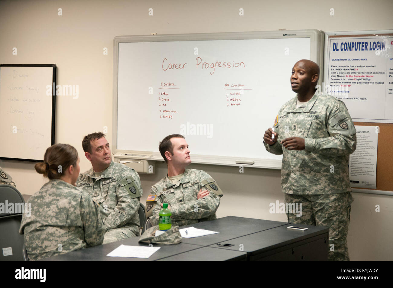 149th maneuver enhancement brigade hi-res stock photography and images ...