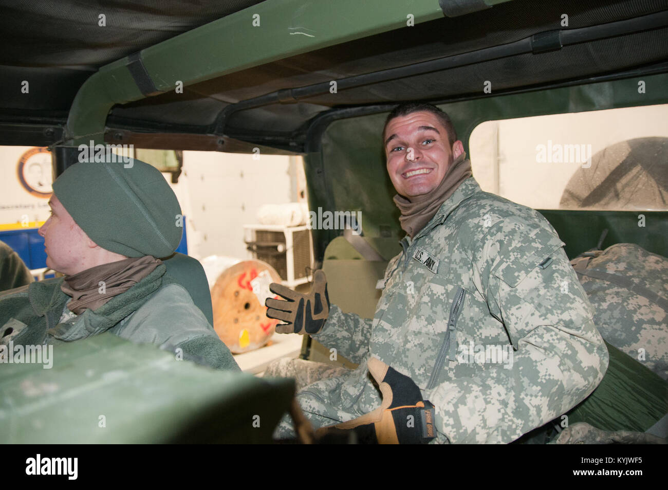 Members of the Kentucky Army National Guard 149th Signal Company ...