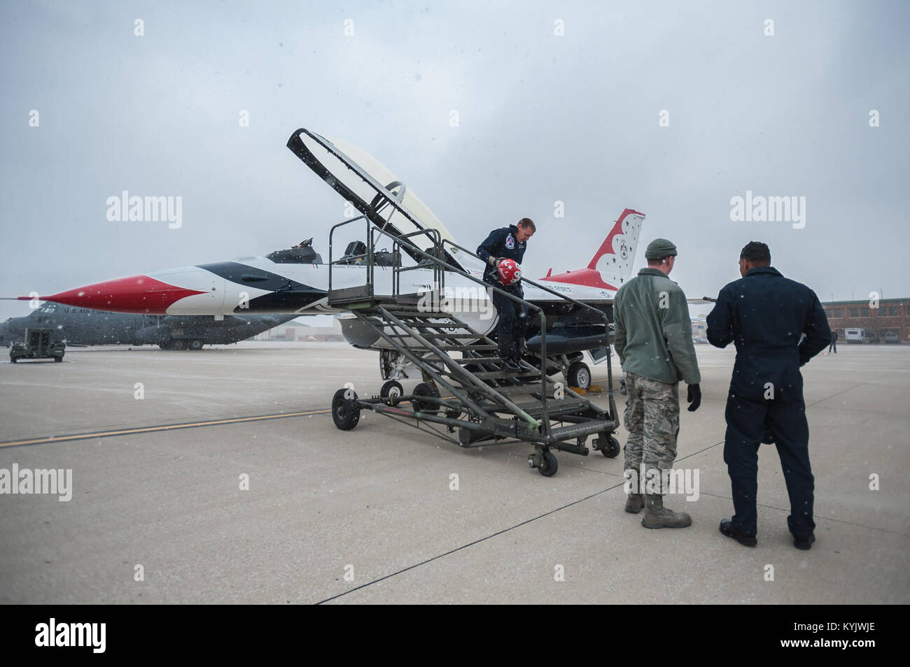 U s marine f a 18 pilot marine hi-res stock photography and images - Alamy