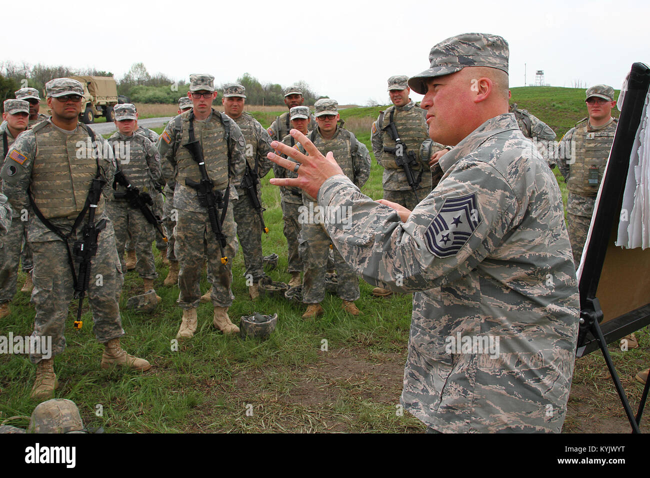 Chief Master Sgt. Mitch Brush speaks with Kentucky Guardsmen during a ...