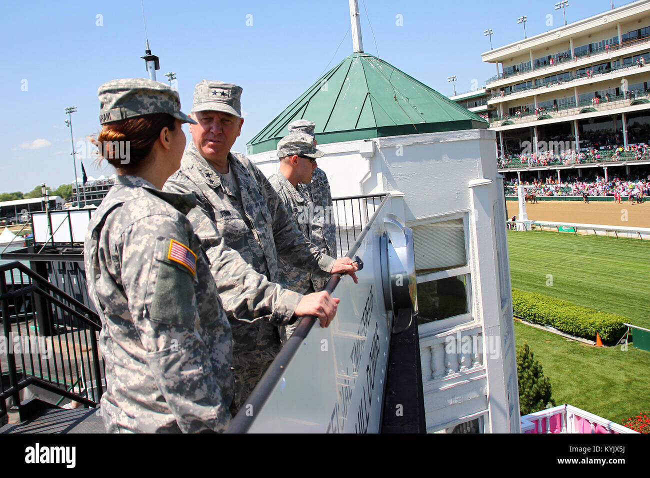 Kentucky's Adjutant General, Maj. Gen. Edward W. Tonini visit with ...