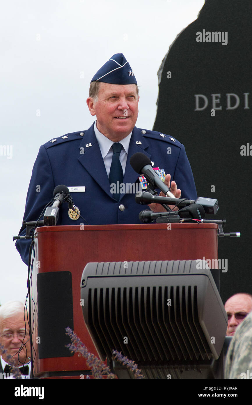Kentucky dedicates the new Kentucky National Guard Memorial in ...