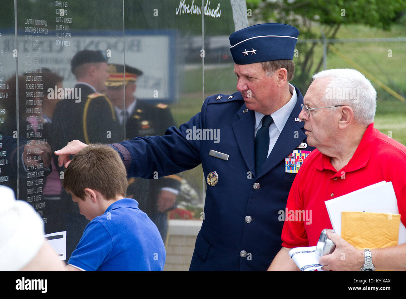 Kentucky dedicates the new Kentucky National Guard Memorial in ...
