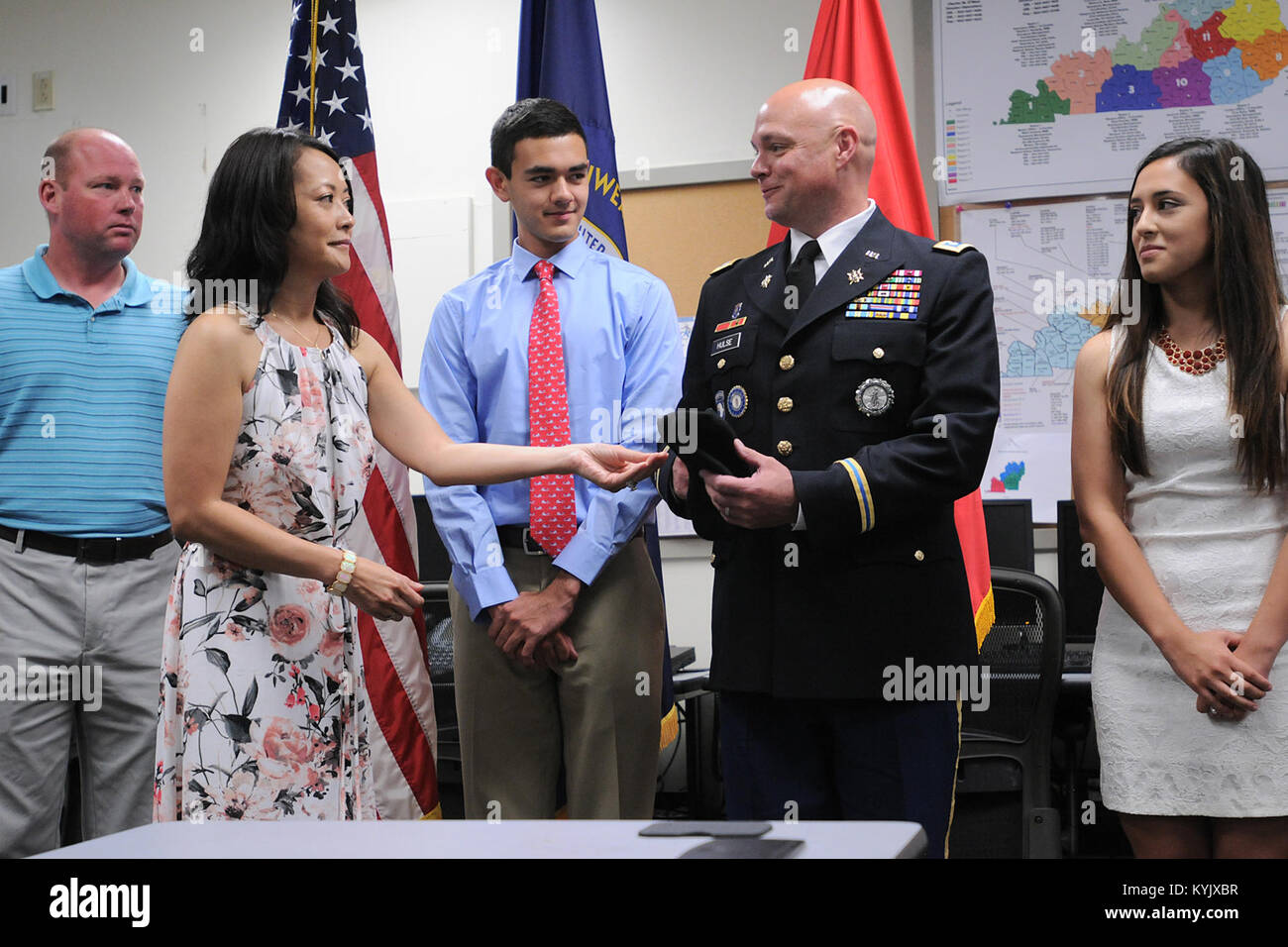 Maj. Brent Hulse, commander of the 2nd Battalion, 75th Recruiting ...