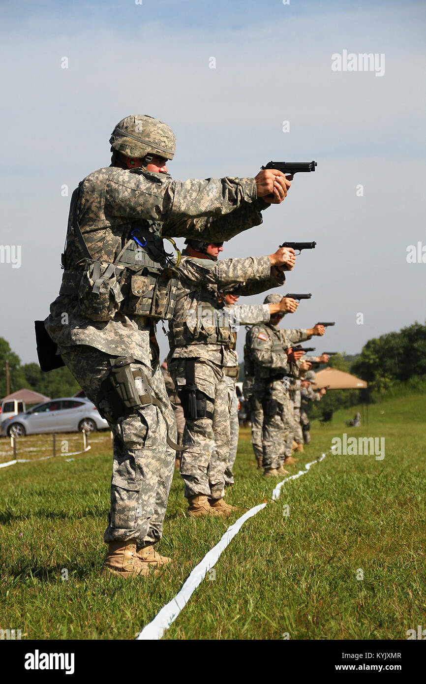 Kentucky National Guard Soldiers and Airmen compete in the 2015 ...