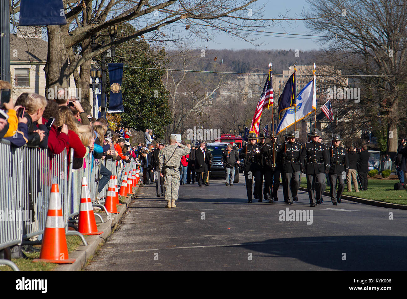 A Kentucky Guardsman salutes the Kentucky State Police Color Guard ...