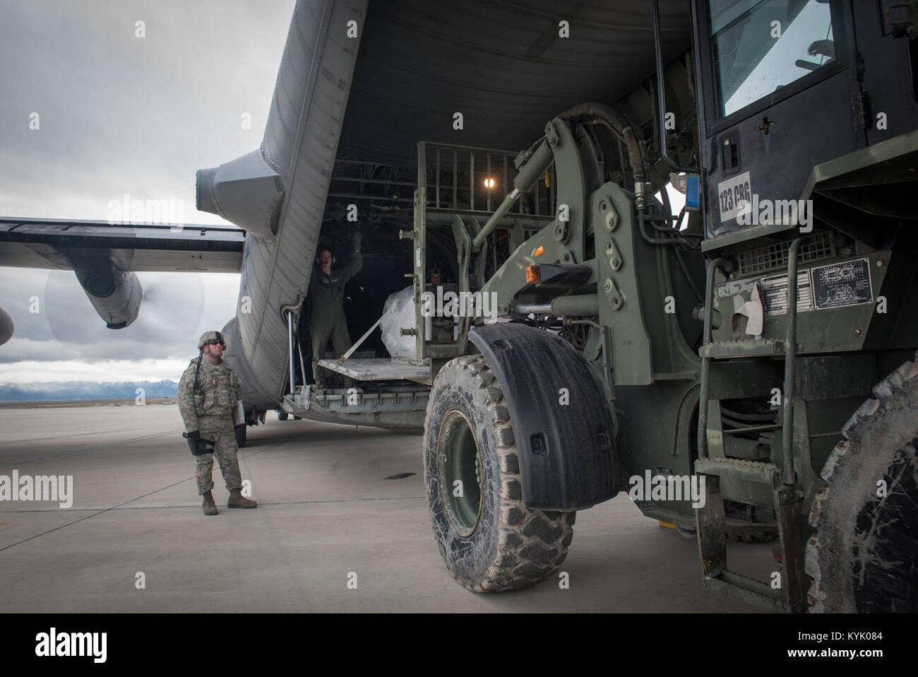 Aerial porters from the Kentucky Air National Guard’s 123rd Contingency ...