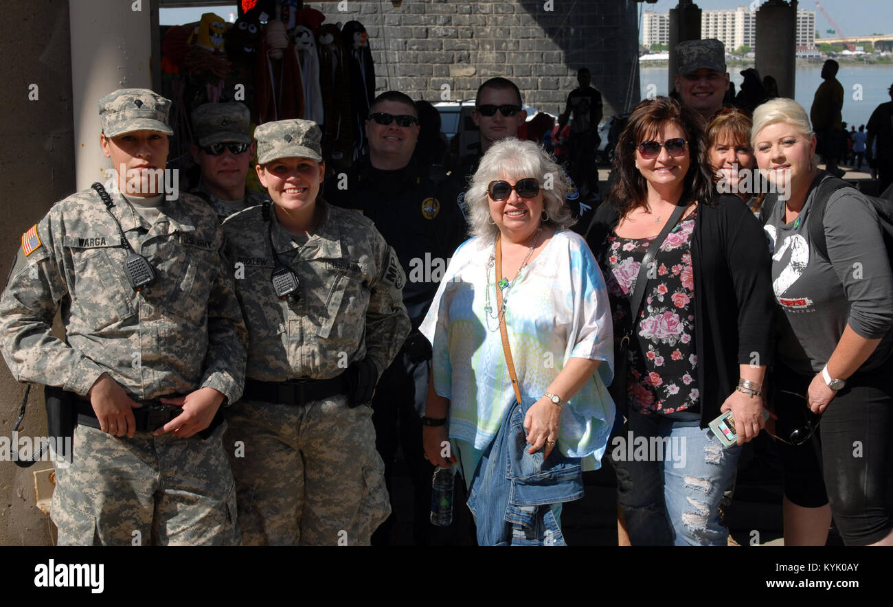 223rd military police company hi-res stock photography and images - Alamy