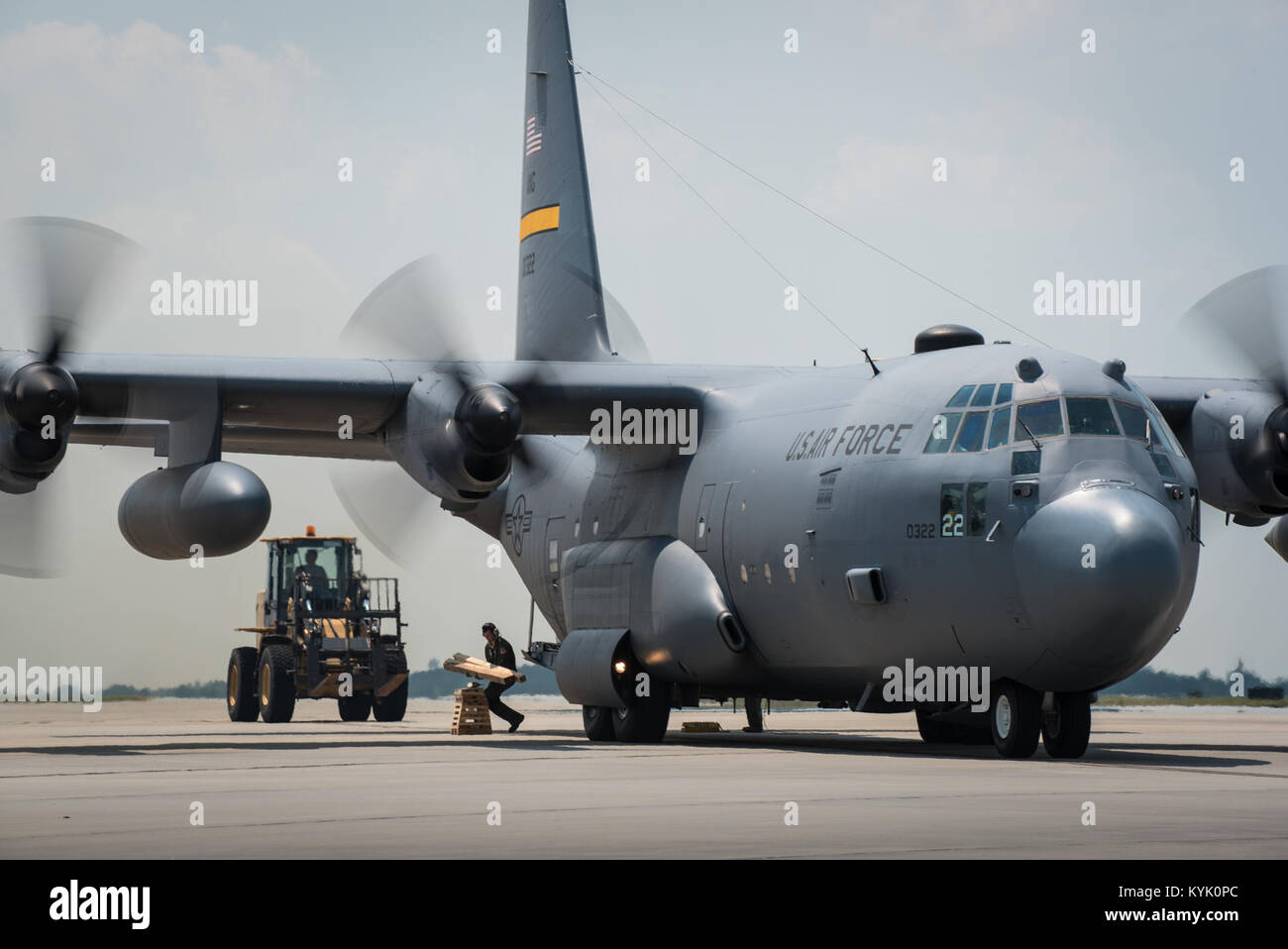 An aerial porter from the Kentucky Air National Guard’s 123rd Airlift ...