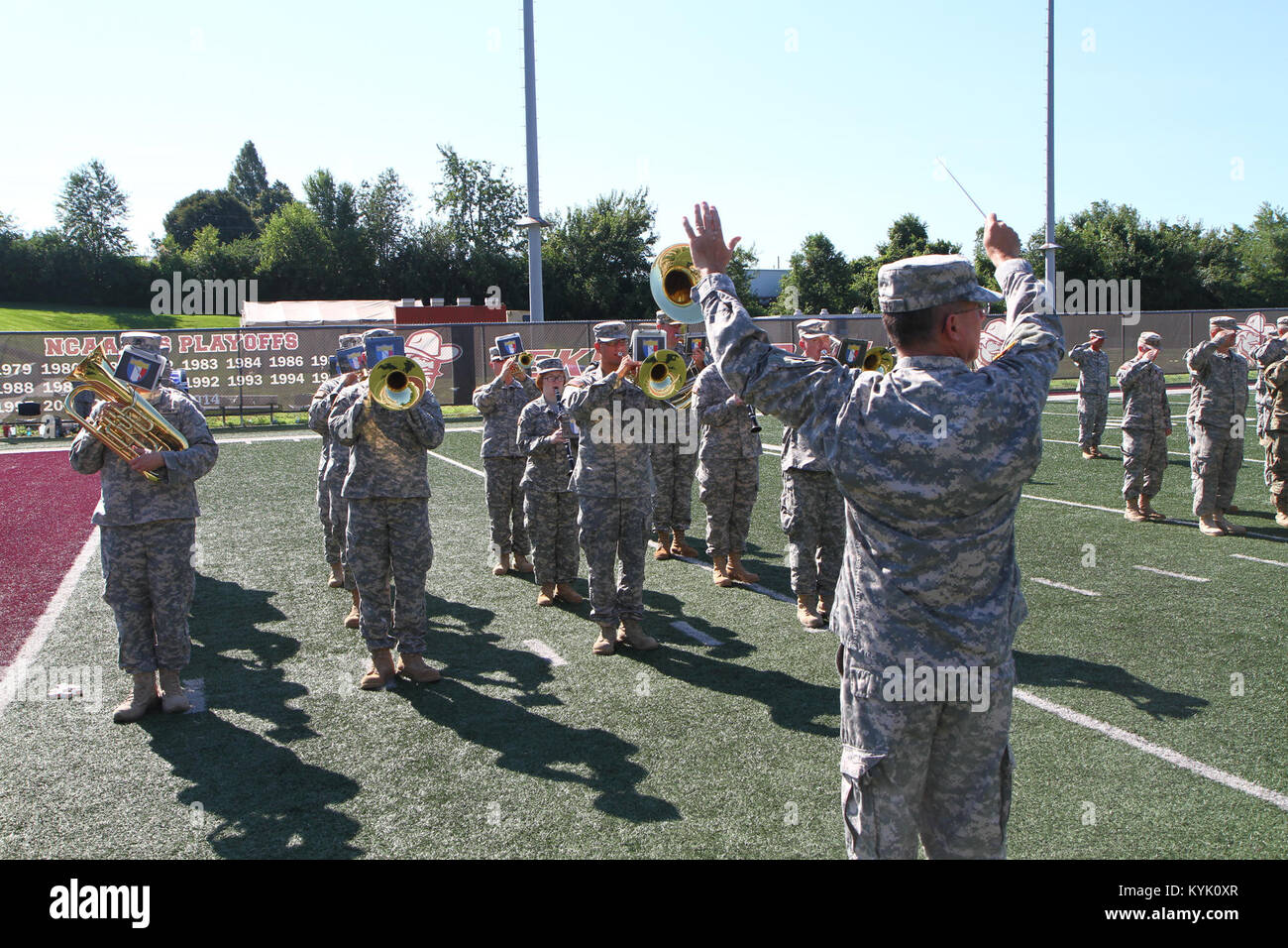 Jesse martin sailor hi-res stock photography and images - Alamy