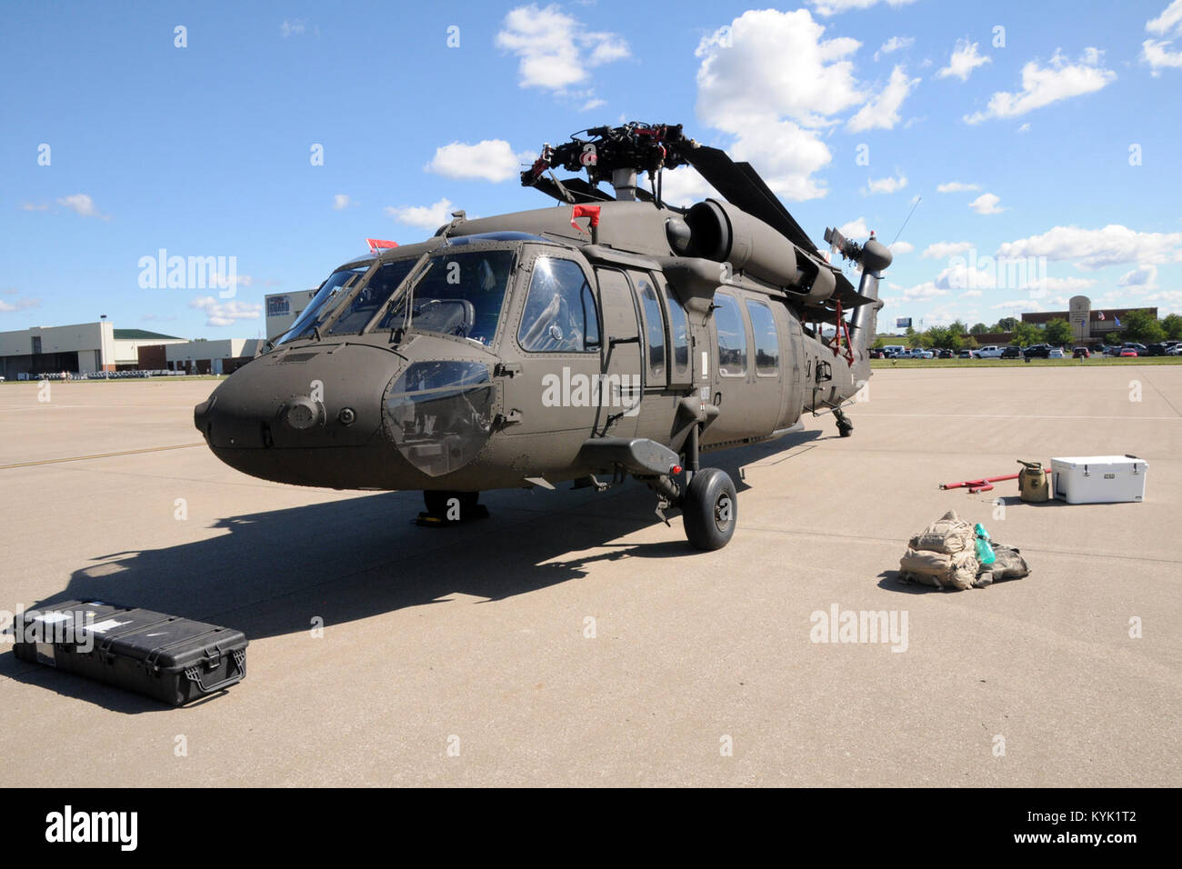 Soldiers with the 63rd Theater Aviation Brigade and Airmen with Hawaii ...