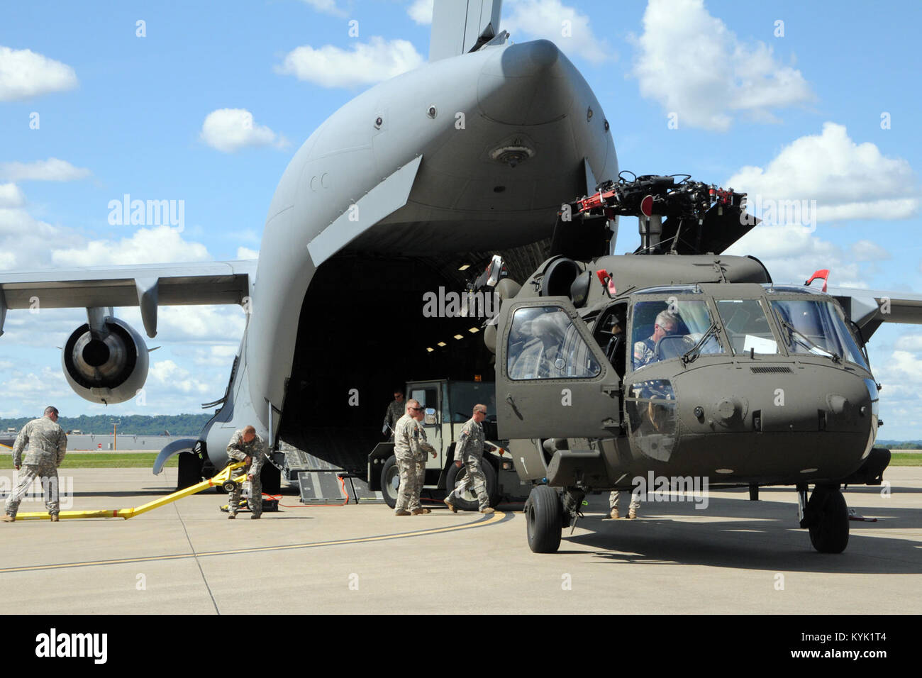 204th airlift squadron hi-res stock photography and images - Alamy