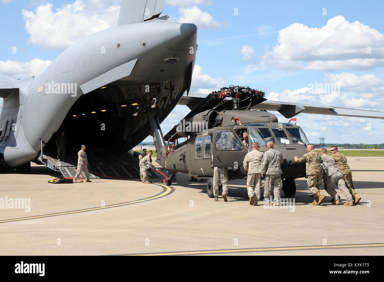 Soldiers with the 63rd Theater Aviation Brigade and Airmen with Hawaii ...