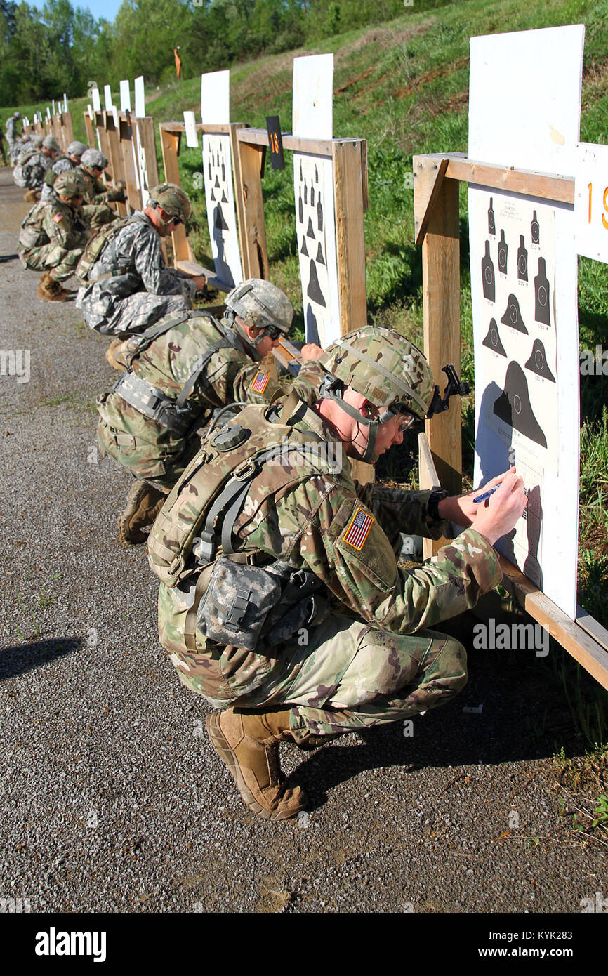 Army national guard warrior training center hi-res stock photography ...