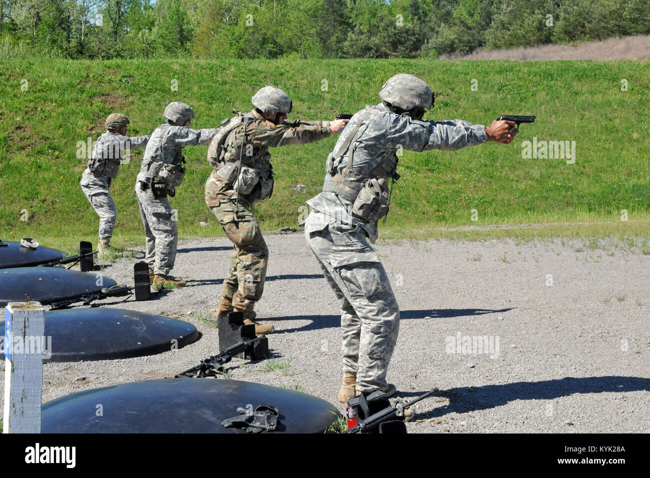 Competitors in the National Guard Region III Best Warrior Competition ...
