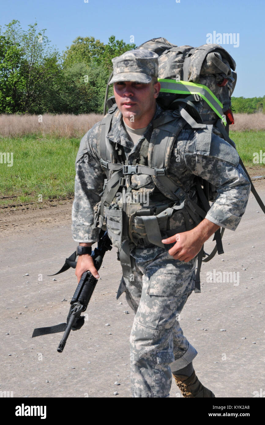 Spc. Yaimel Oilvares with the Puerto Rico National Guard competes in ...