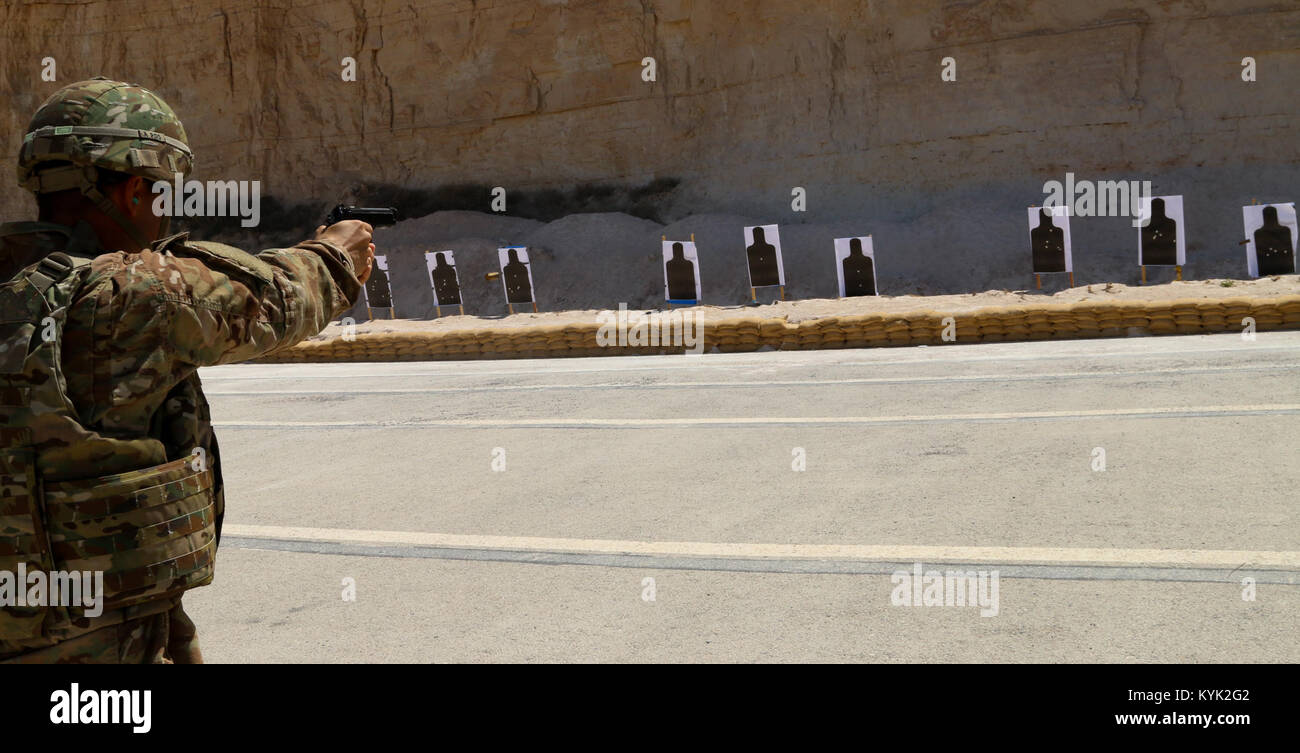 Capt. Stephen Strack, a Kentucky Army National Guard Soldier assigned ...