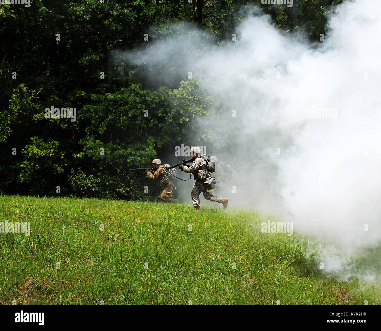 Soldiers of the 149th Maneuver Enhancement Brigade conduct Defense ...