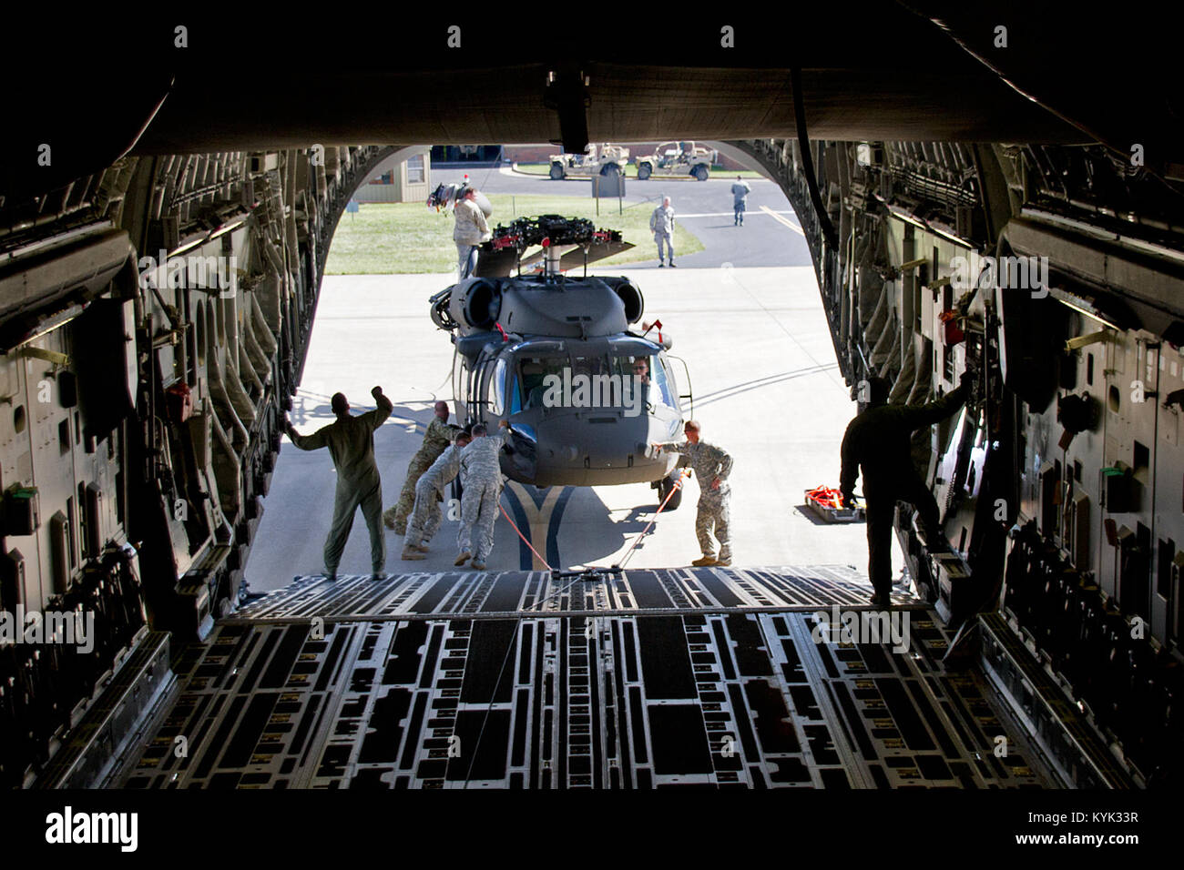 Soldiers with the 63rd Theater Aviation Brigade and Airmen with Hawaii ...