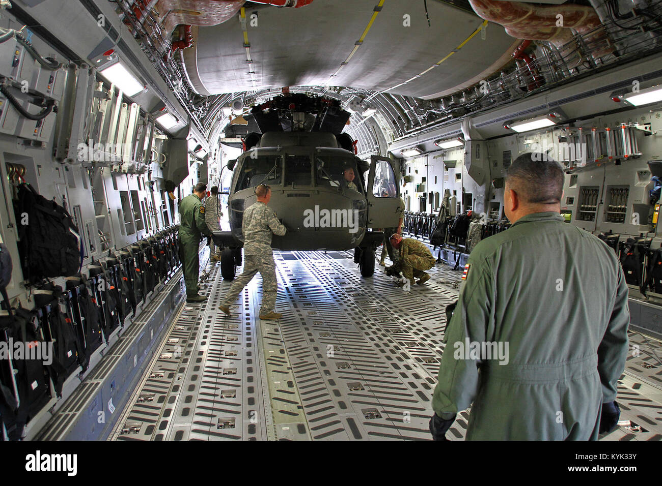 Soldiers with the 63rd Theater Aviation Brigade and Airmen with Hawaii ...