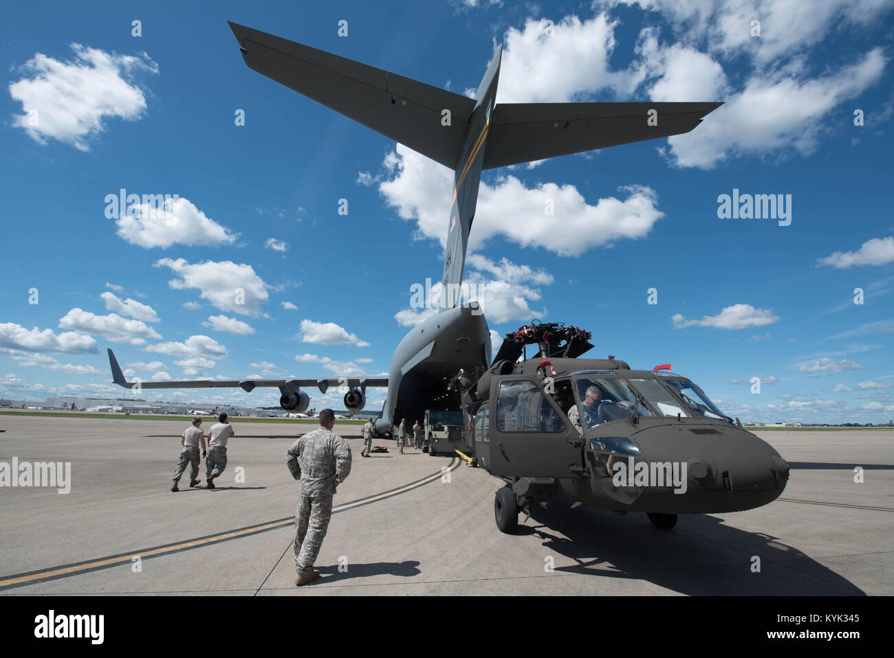 Two UH-60 Blackhawk helicopters from the Kentucky Army National Guard’s ...
