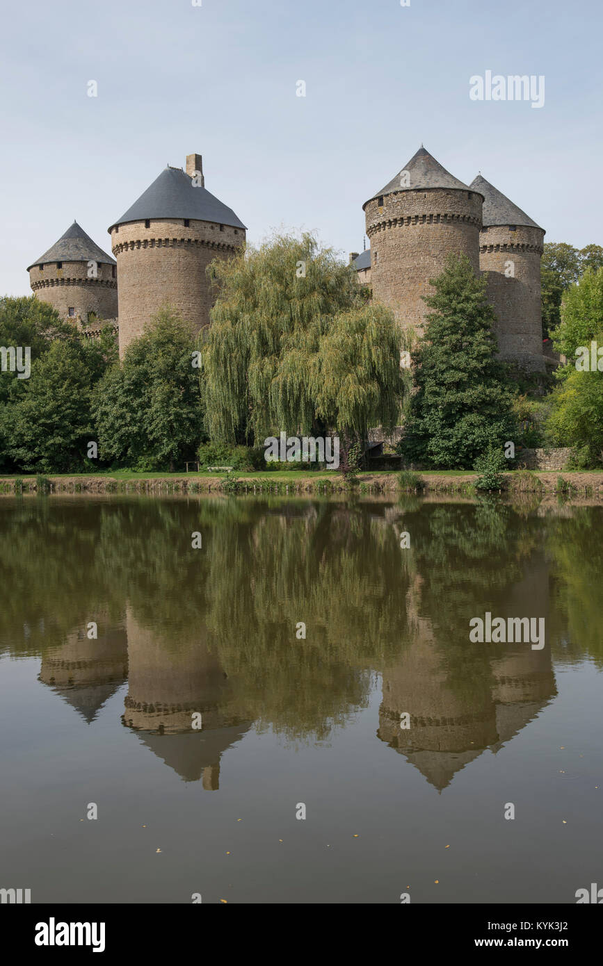 Lassay castle hi-res stock photography and images - Alamy