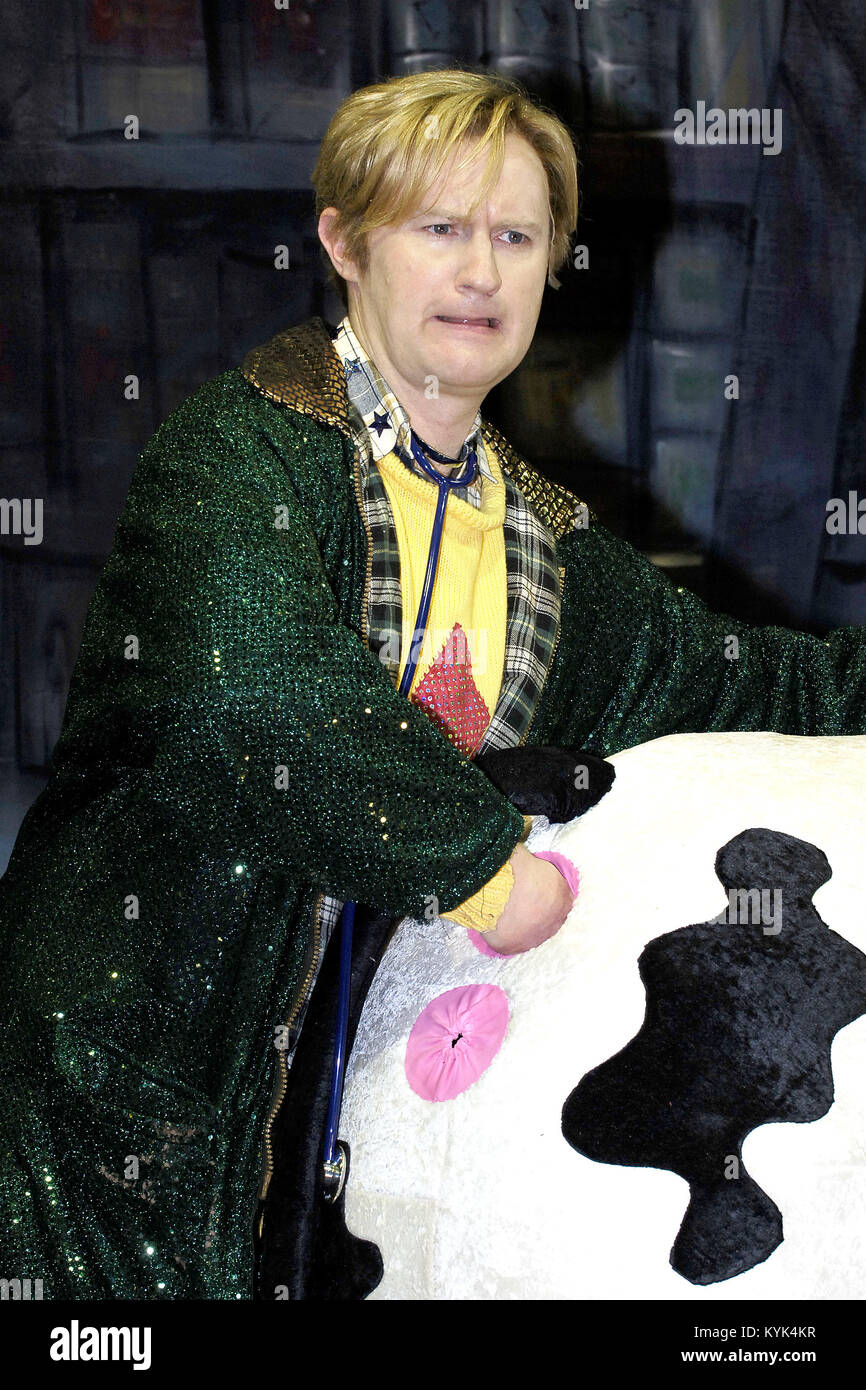 The league of gentlemen gatiss hi-res stock photography and images - Alamy
