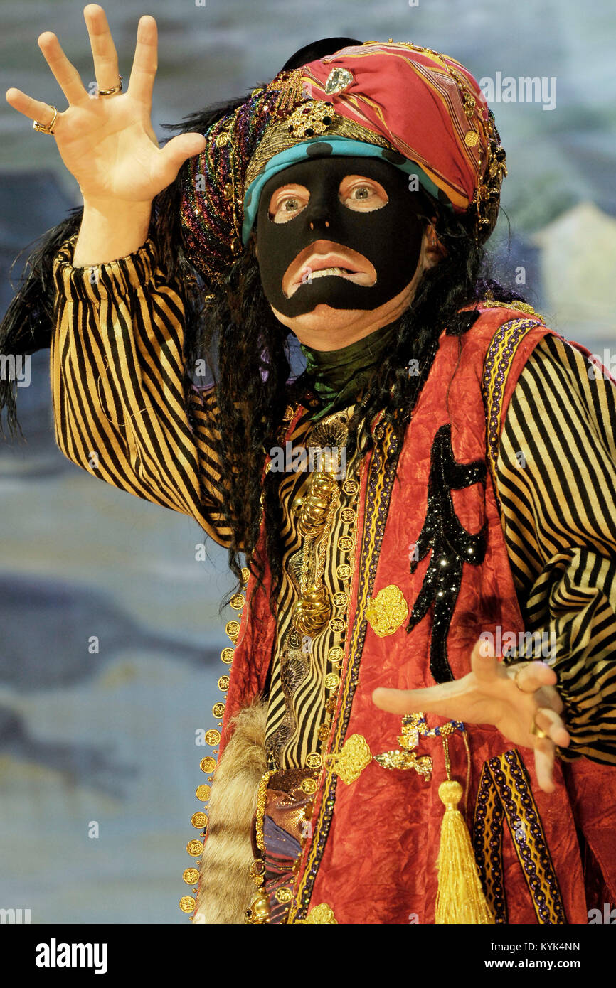 Papa lazarou hi-res stock photography and images - Alamy