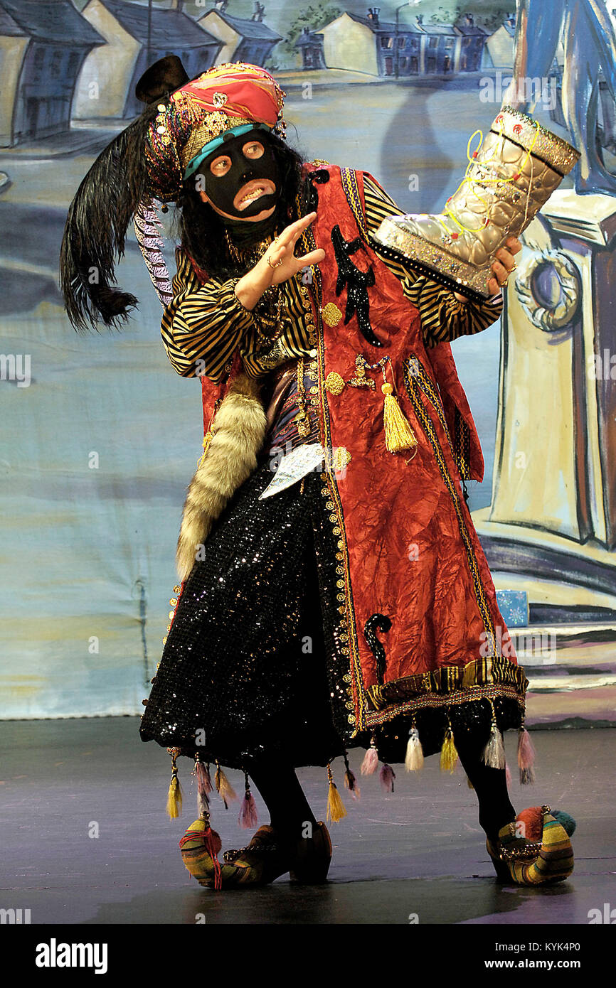 Papa lazarou hi-res stock photography and images - Alamy