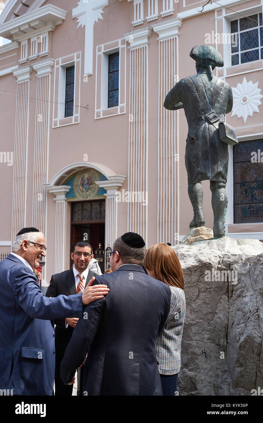 Gibraltar statue soldier hi-res stock photography and images - Alamy
