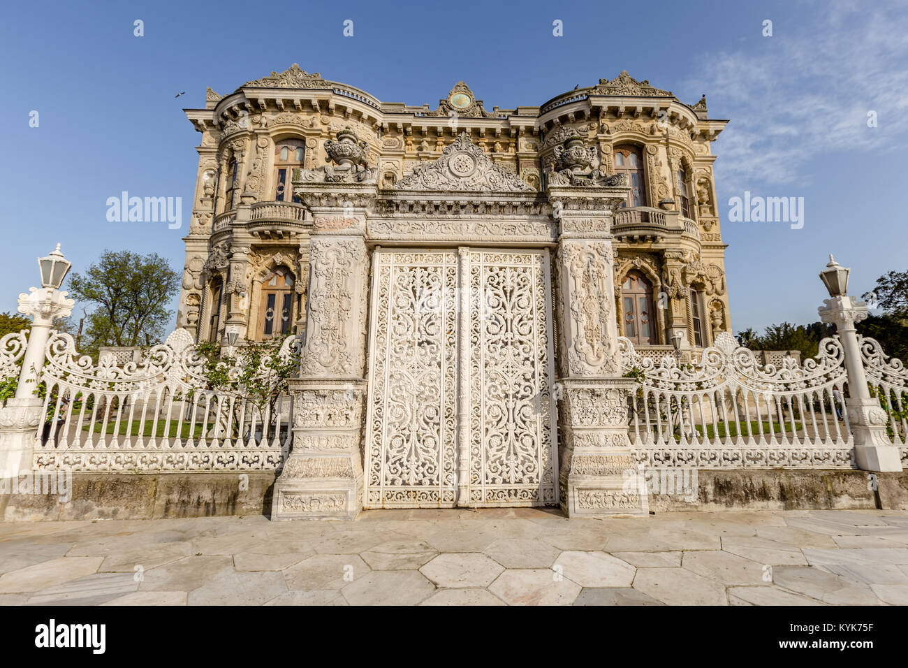 Kucuksu pavilion hi-res stock photography and images - Alamy