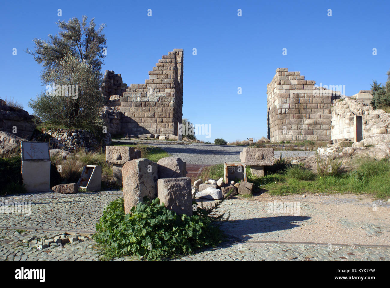 Bodrum castle gate hi-res stock photography and images - Alamy