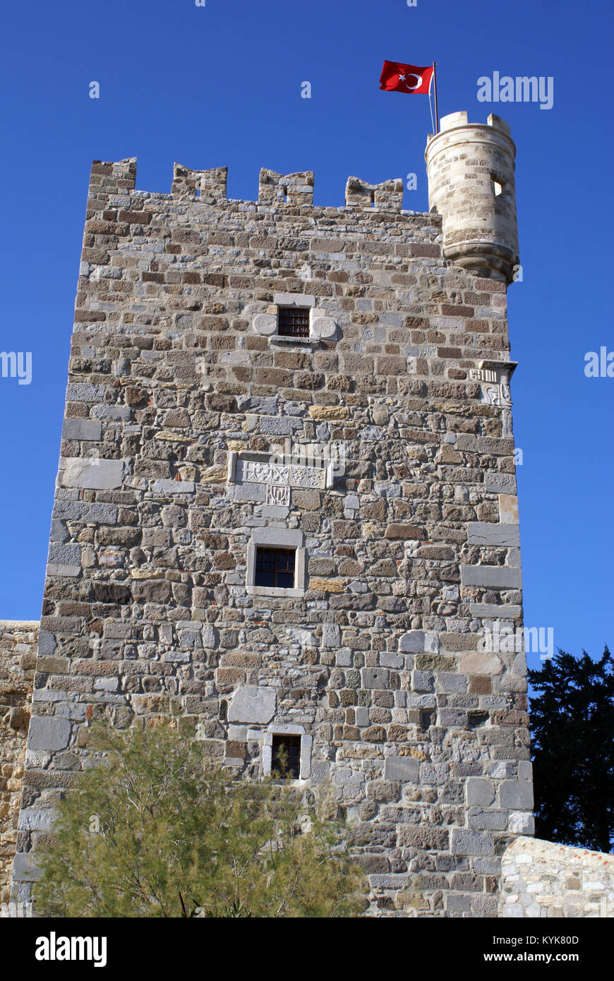 Crusaders tower with redturkish flag in Bodrum, Turkey Stock Photo - Alamy