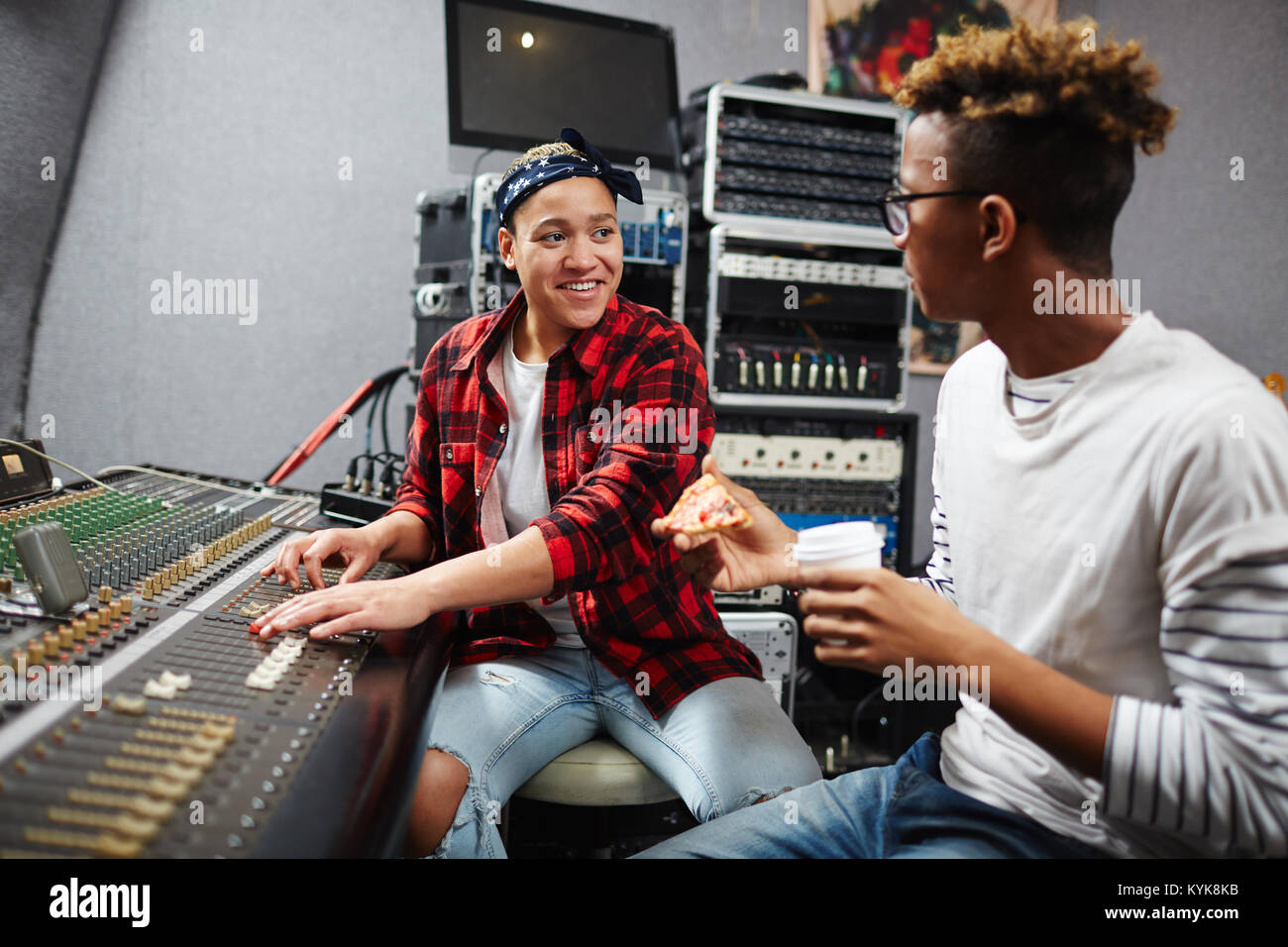Soundmixer hi-res stock photography and images - Alamy