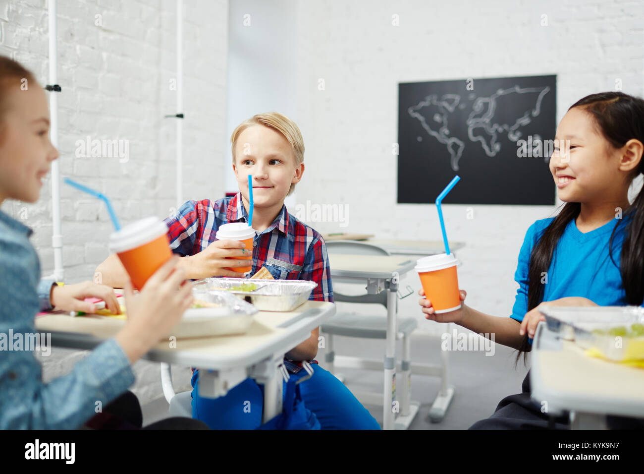 Kids at lunch break Stock Photo - Alamy