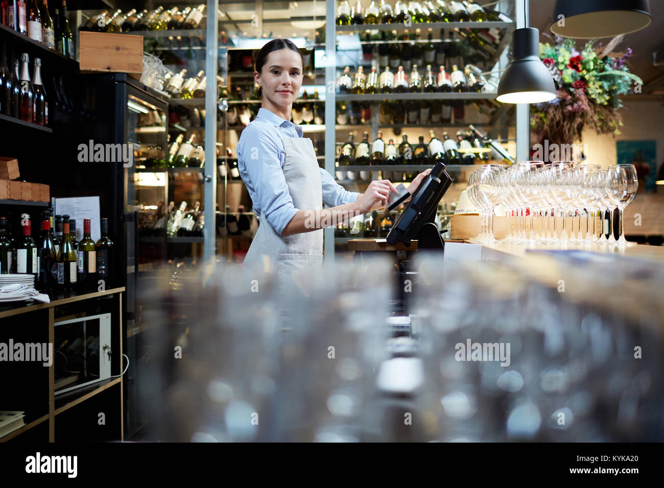 Cafe staff hi-res stock photography and images - Alamy