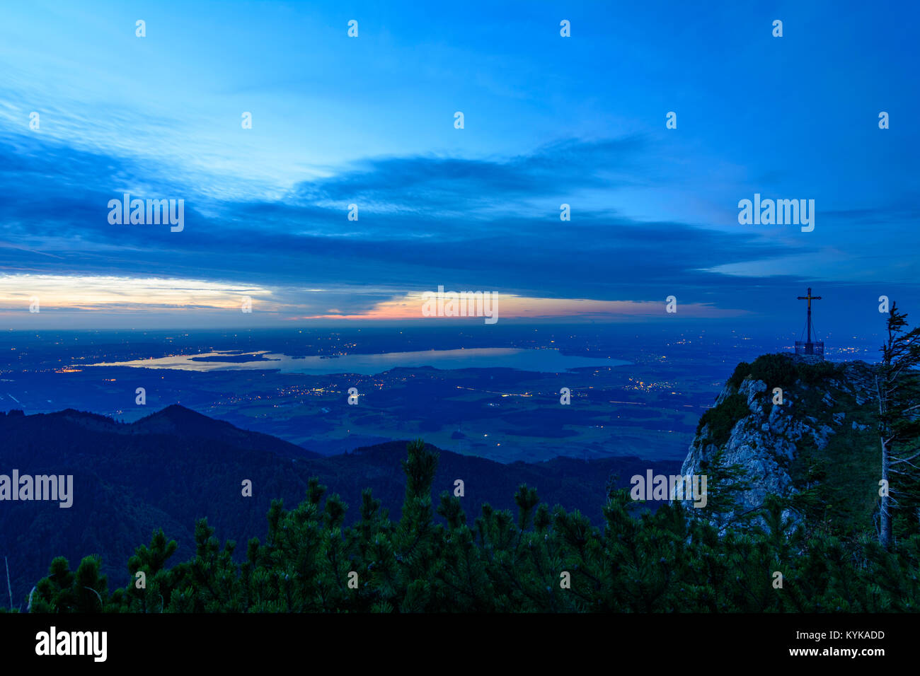 Bergen: mountain Hochfelln, lake Chiemsee, summit cross, Oberbayern ...