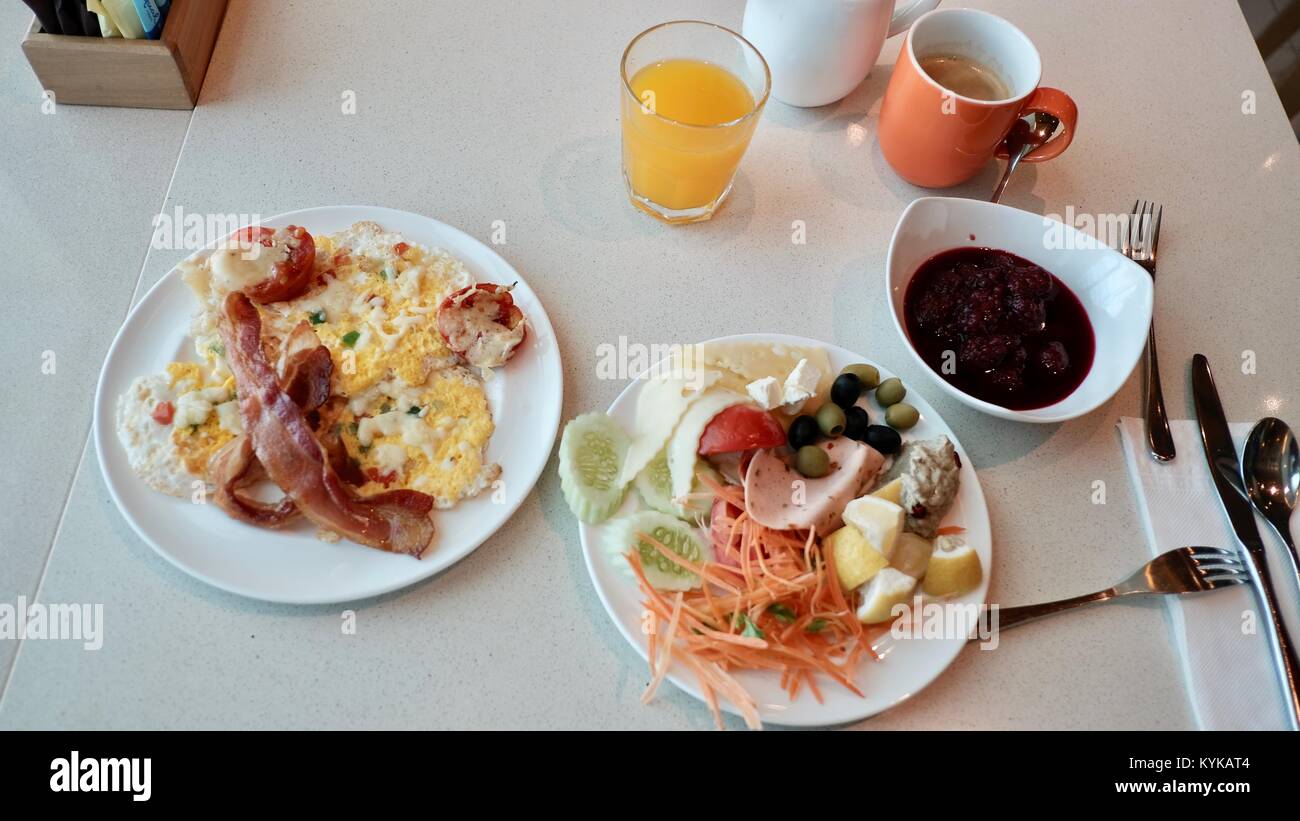 Holiday Inn Cafe G Restaurant Sumptuousness Lavish Epicure Gourmet ...