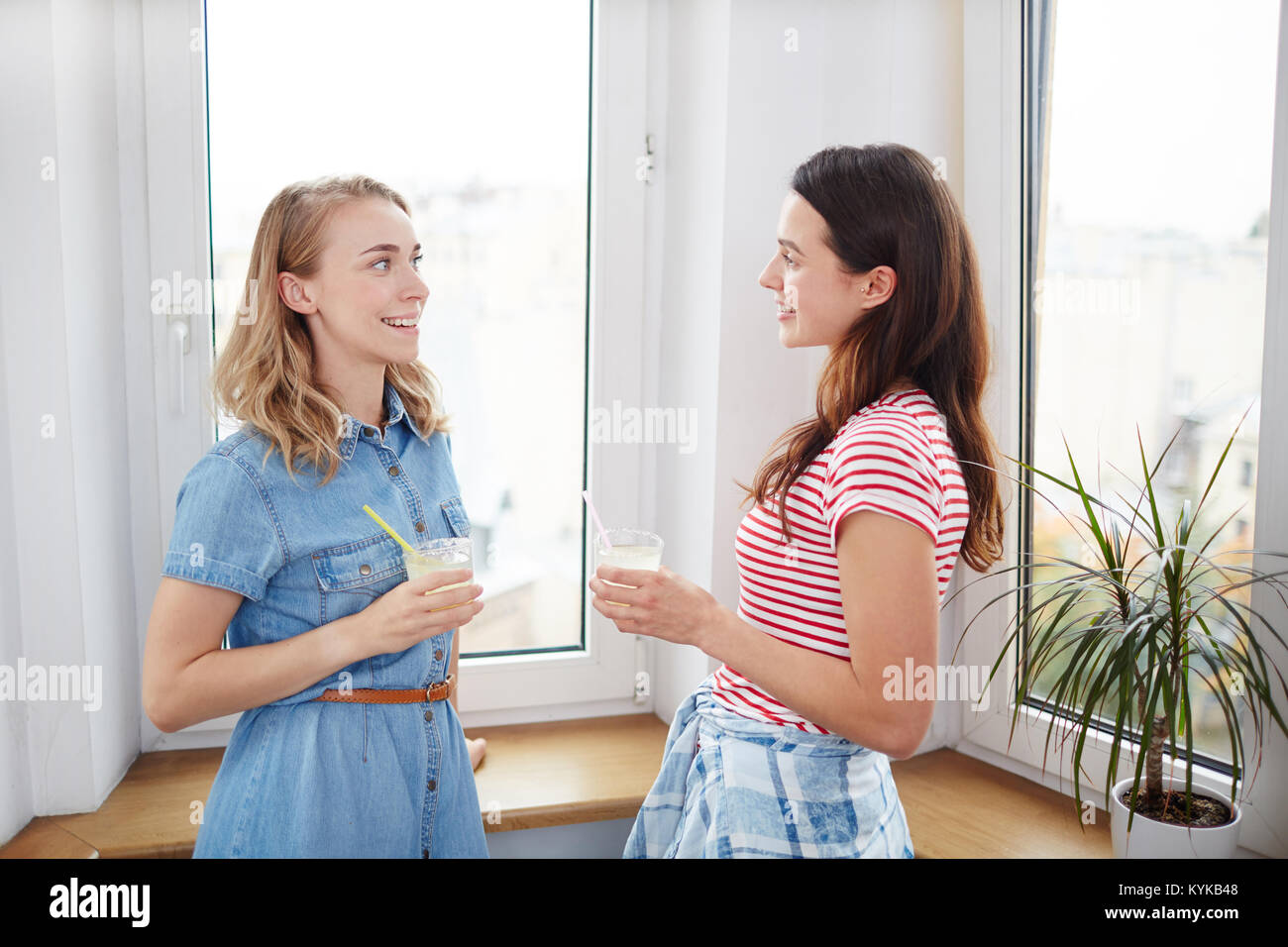 Talk of girls Stock Photo - Alamy