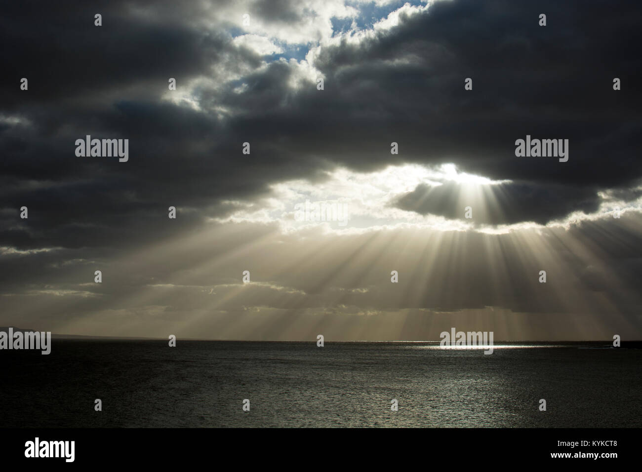 Sunlight through clouds hi-res stock photography and images - Alamy
