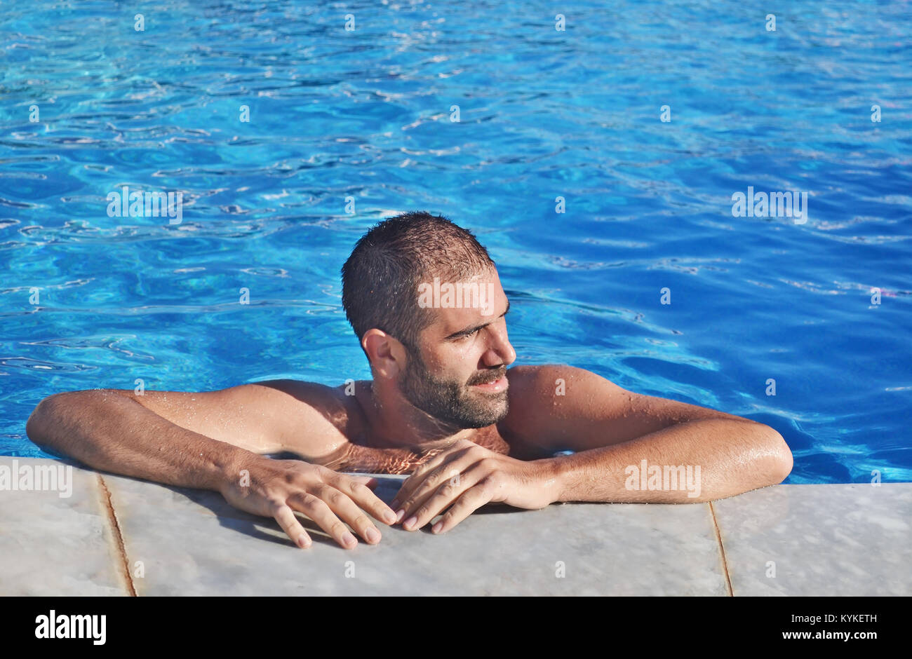 Man relax sun relaxing sunglasses hi-res stock photography and images ...