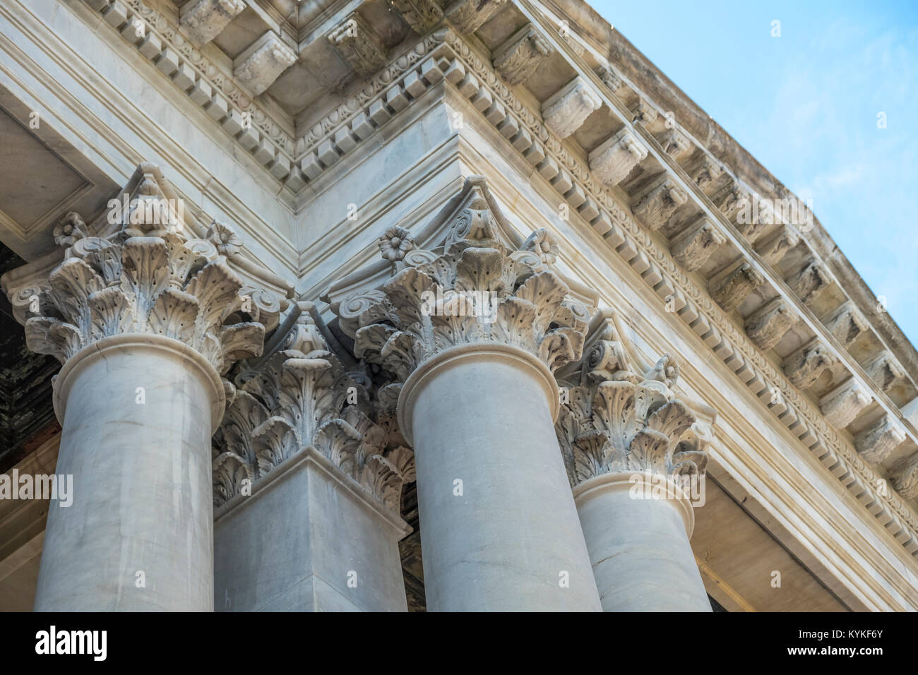 Ornate tops of Corinthian columns Stock Photo - Alamy