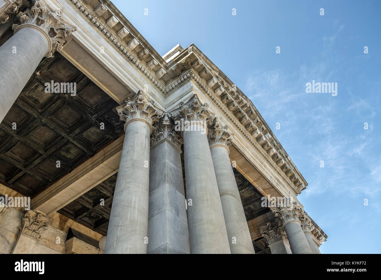 Corinthian style columns hi-res stock photography and images - Alamy