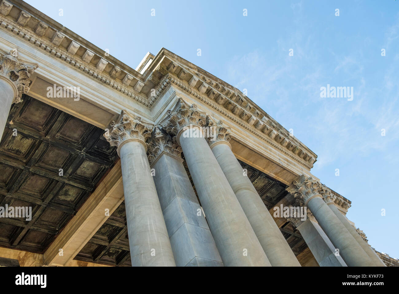 Decorative capitals on the tops of Corinthian columns Stock Photo - Alamy